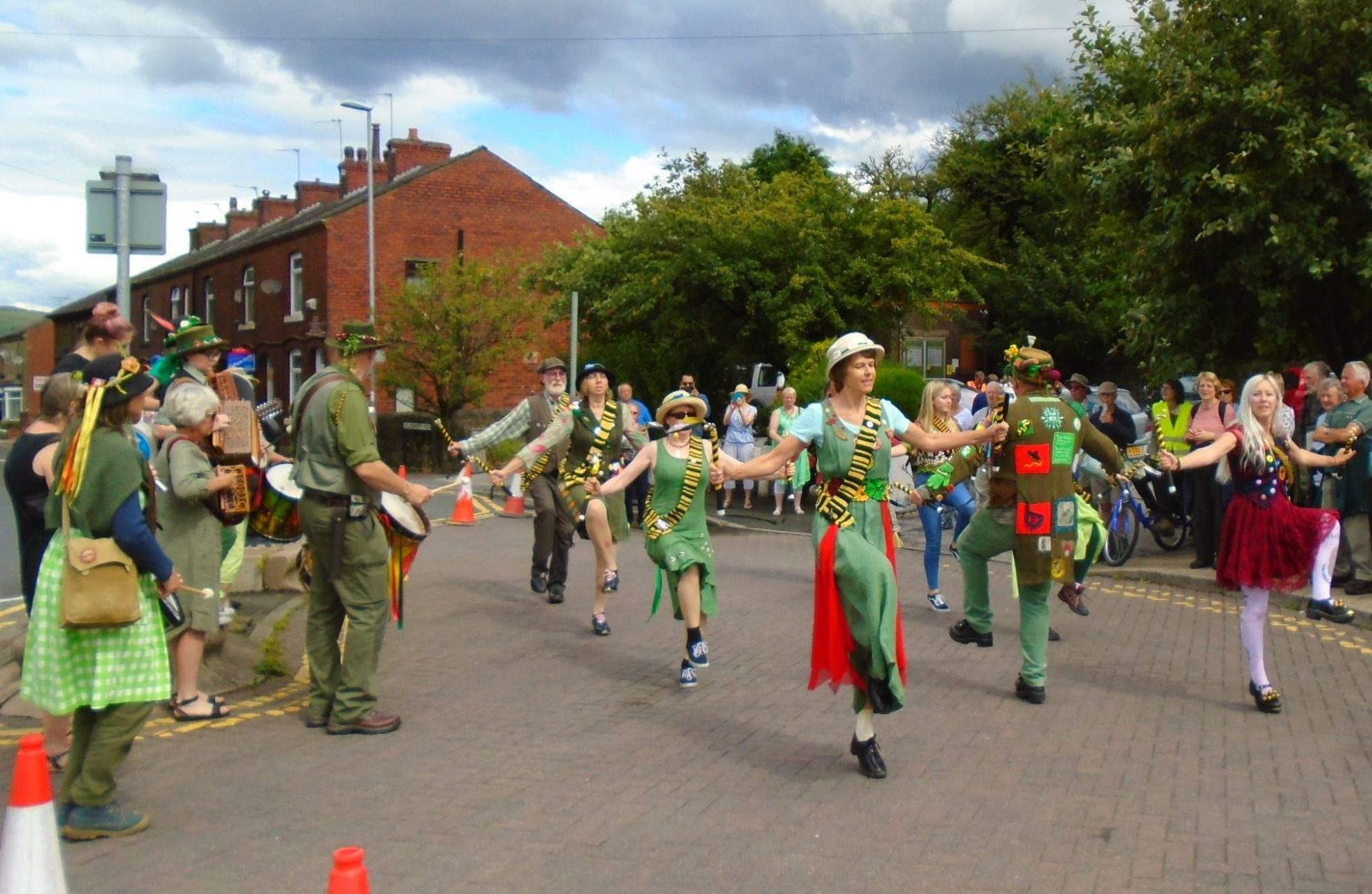 Dance Sides – Todmorden Folk Festival